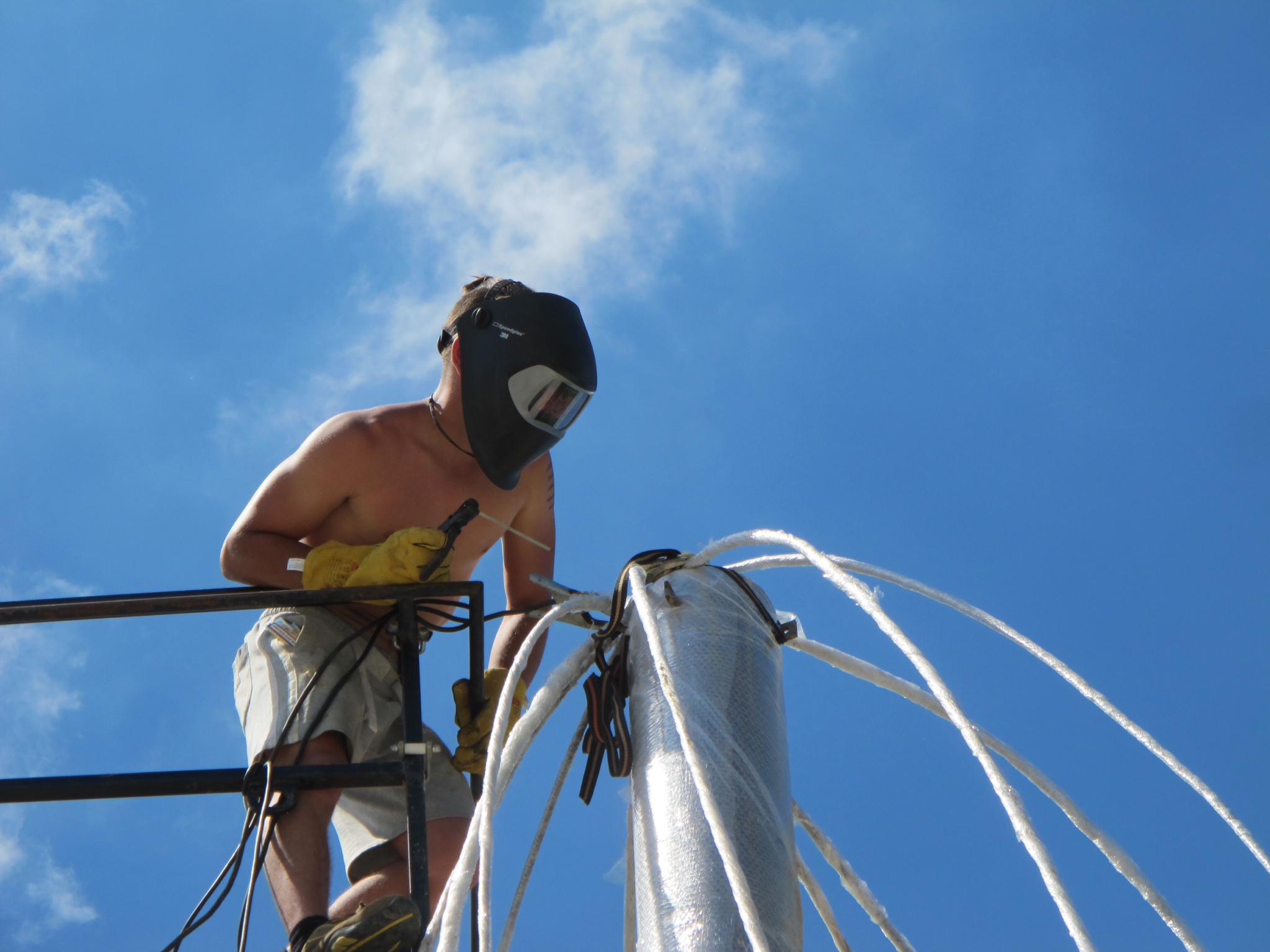 Flaschenwal – Adam Stubley – Objektgestaltung