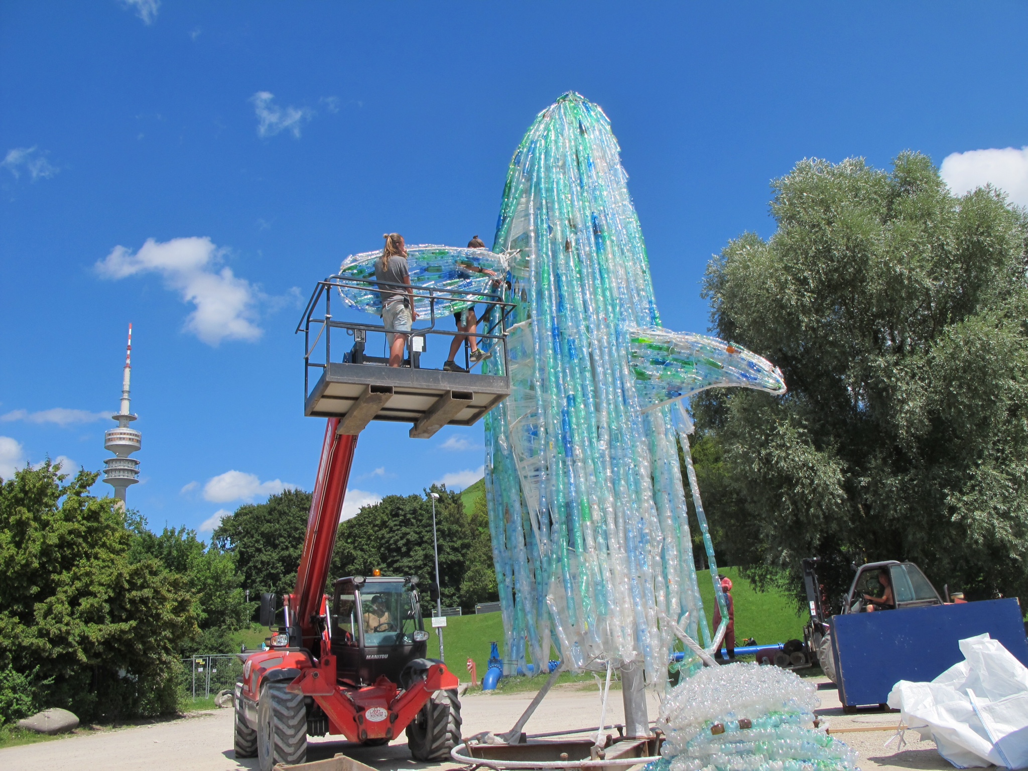 Flaschenwal – Adam Stubley – Objektgestaltung